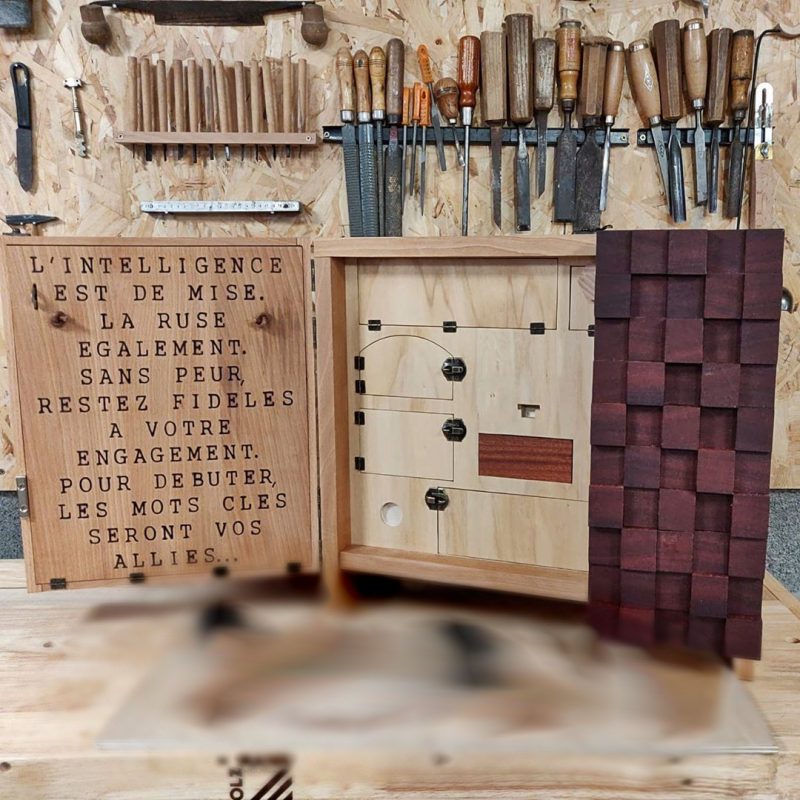 Mysterious box - WoodEben